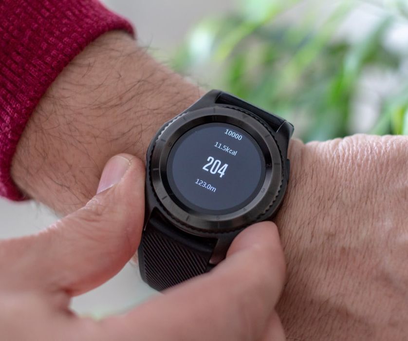 Benefits of Having a Smartwatch in 2025 - Top 9 Advantages - Chart Attack