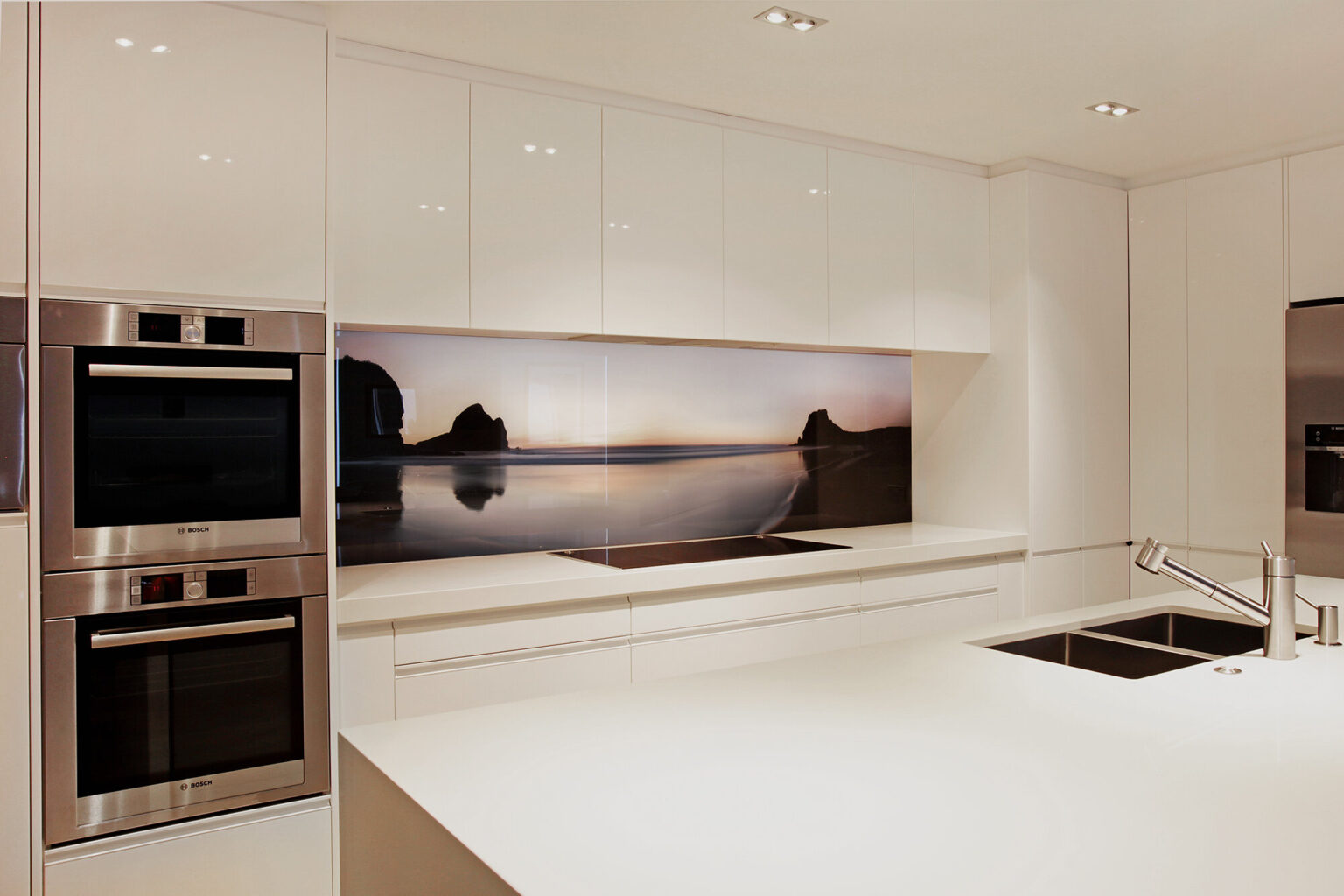 Dare to Be Different: Innovative Ideas for Color Glass Splashbacks in ...