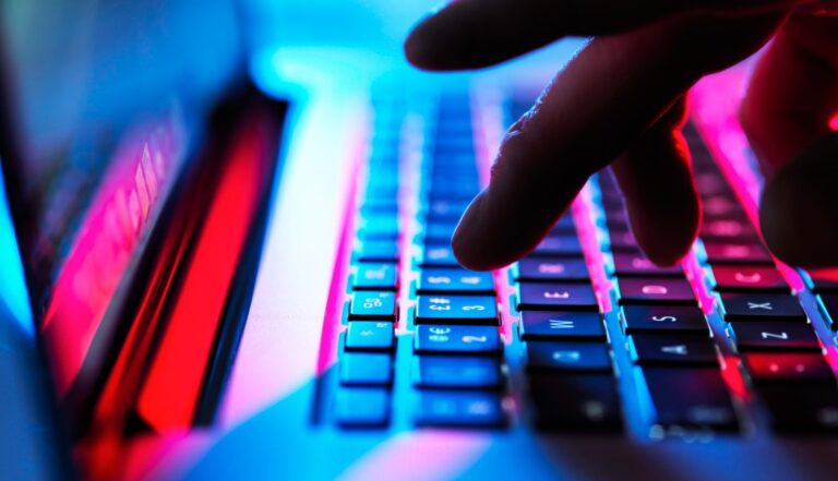 How To Make Typing Easier With Smart Keyboard Customization - Chart Attack